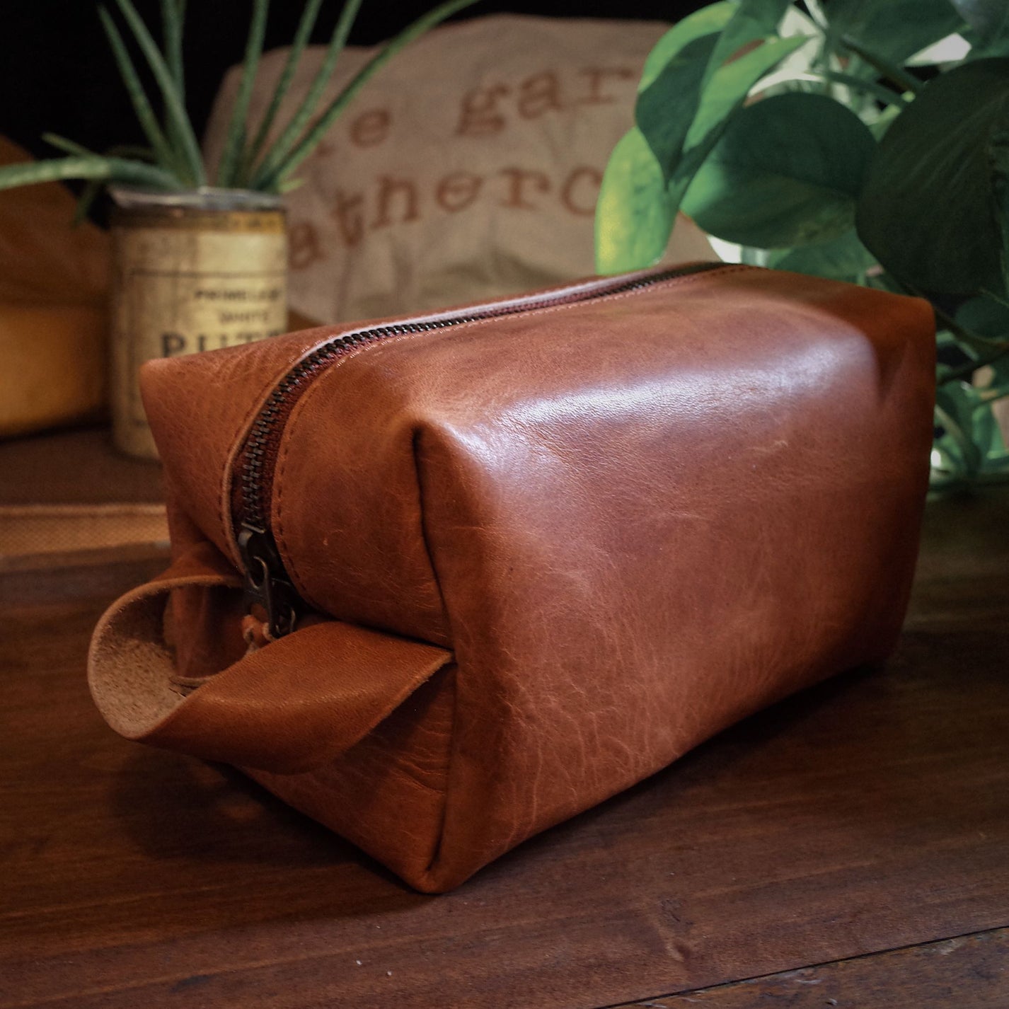 English Tan Leather Toiletry Bag – Leather Travel Accessory